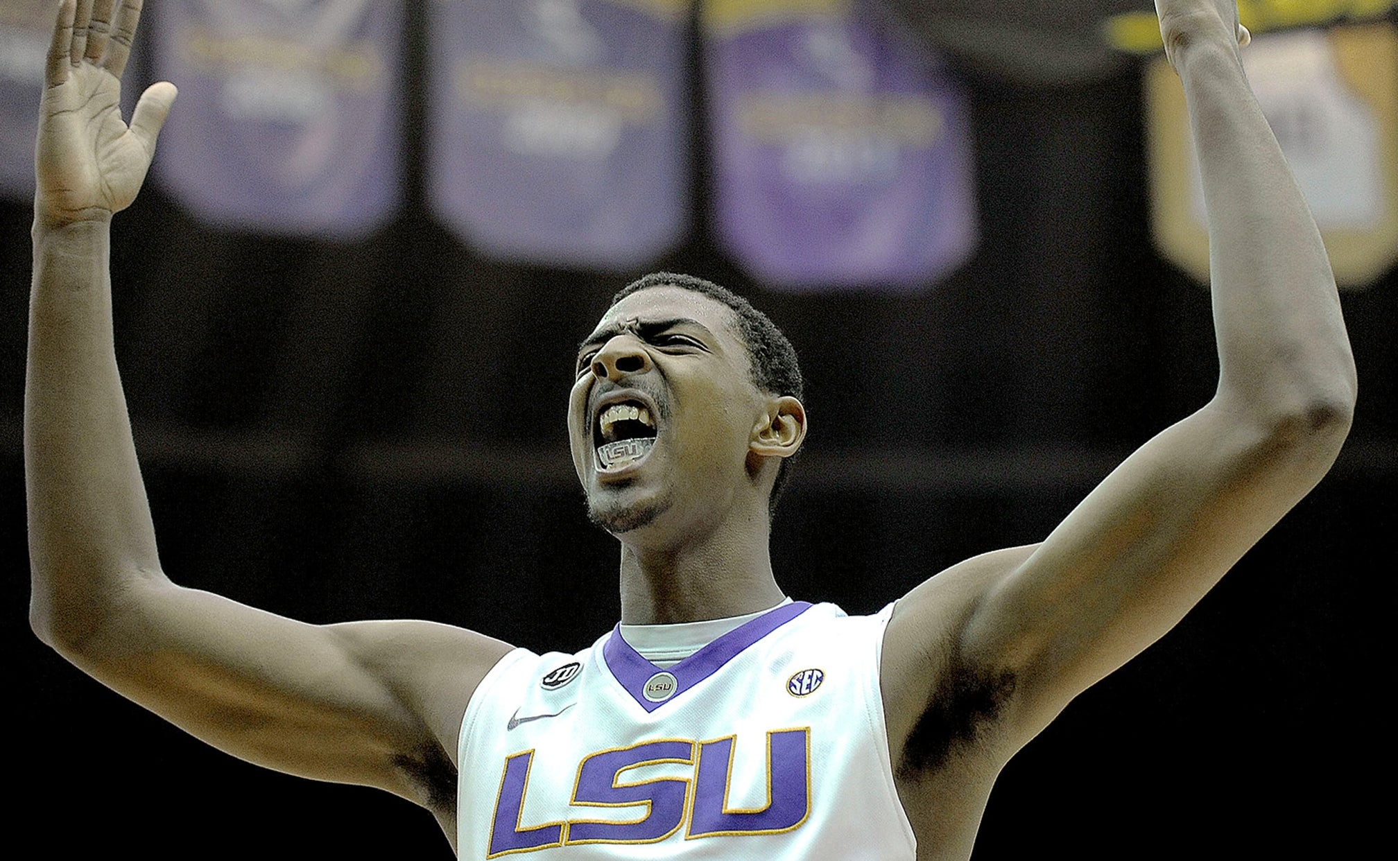 Jordan Mickey: 'I am capable of shooting the NBA three' | FOX Sports
