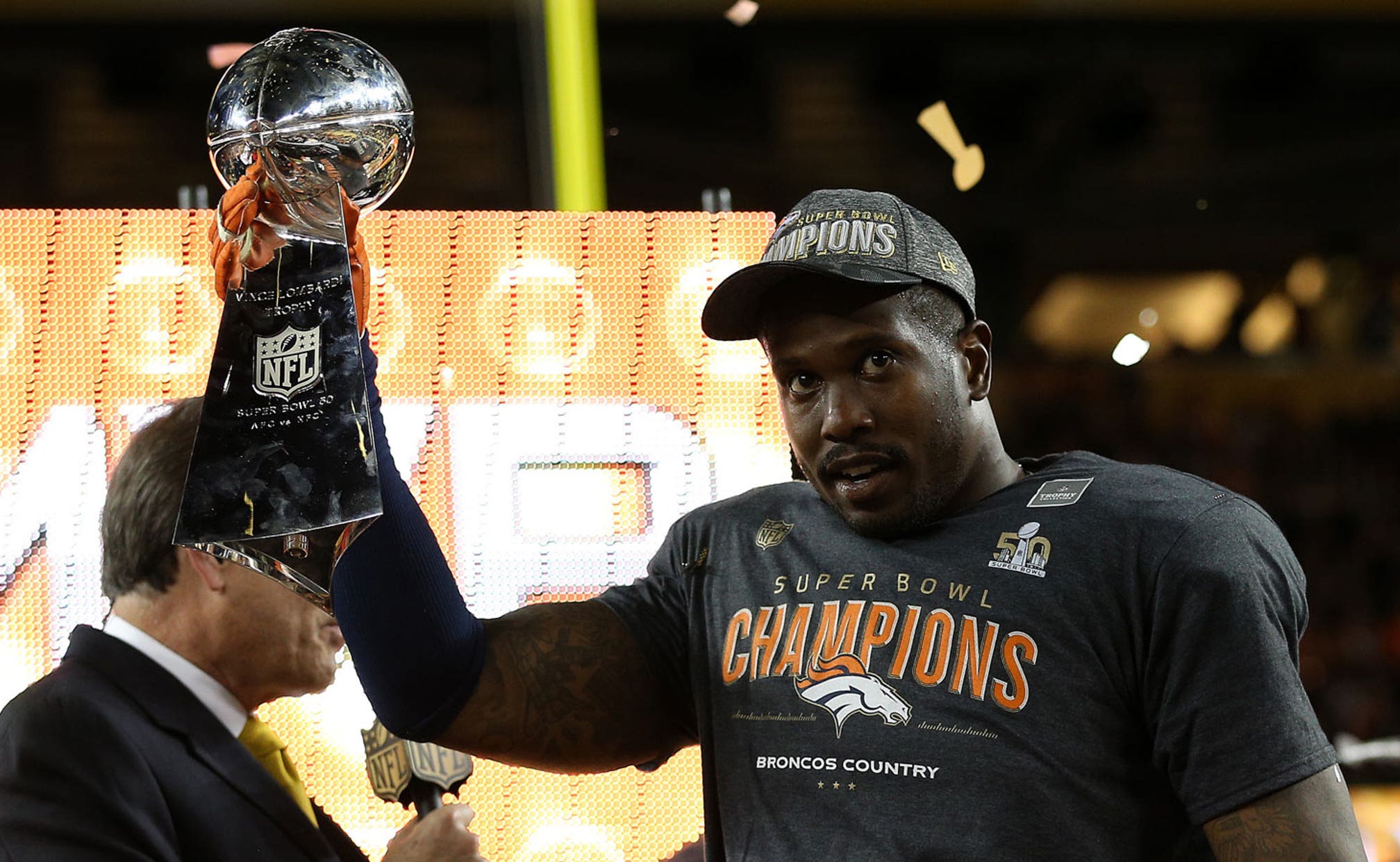Super Bowl Mvp Von Miller Crushes The Panthers In One Instagram Post Fox Sports