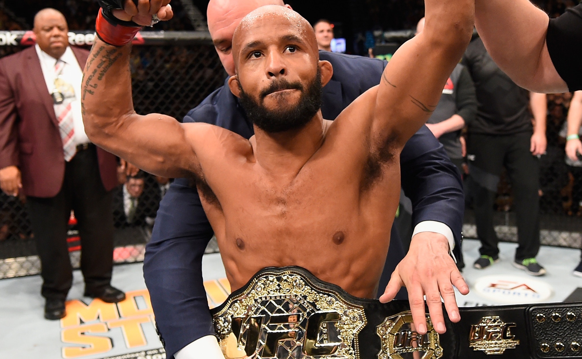 'Mighty Mouse' survives early scare to beat Tim Elliott for 9th ...