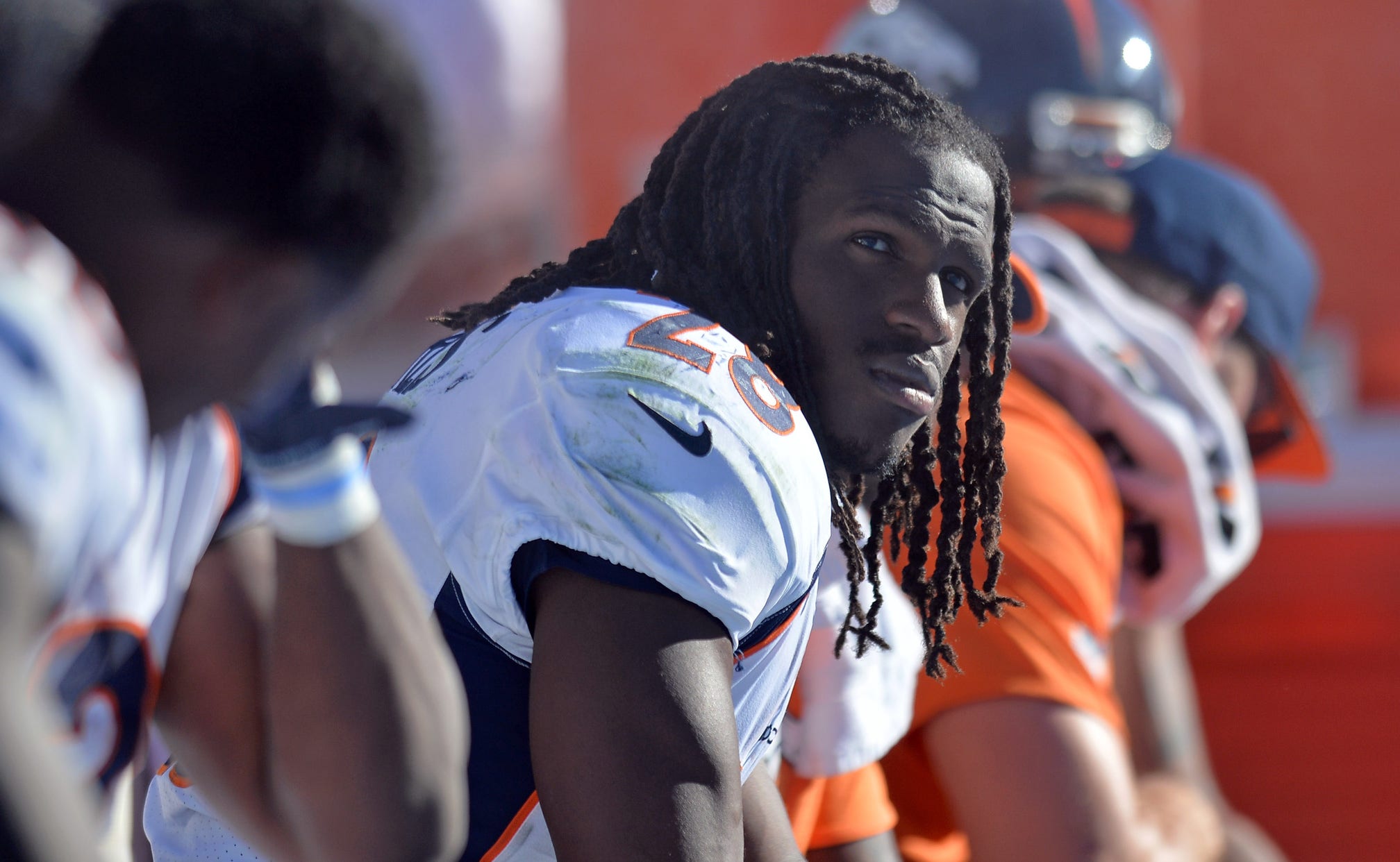 Jaguars sign Jamaal Charles to help while Fournette's out | FOX Sports