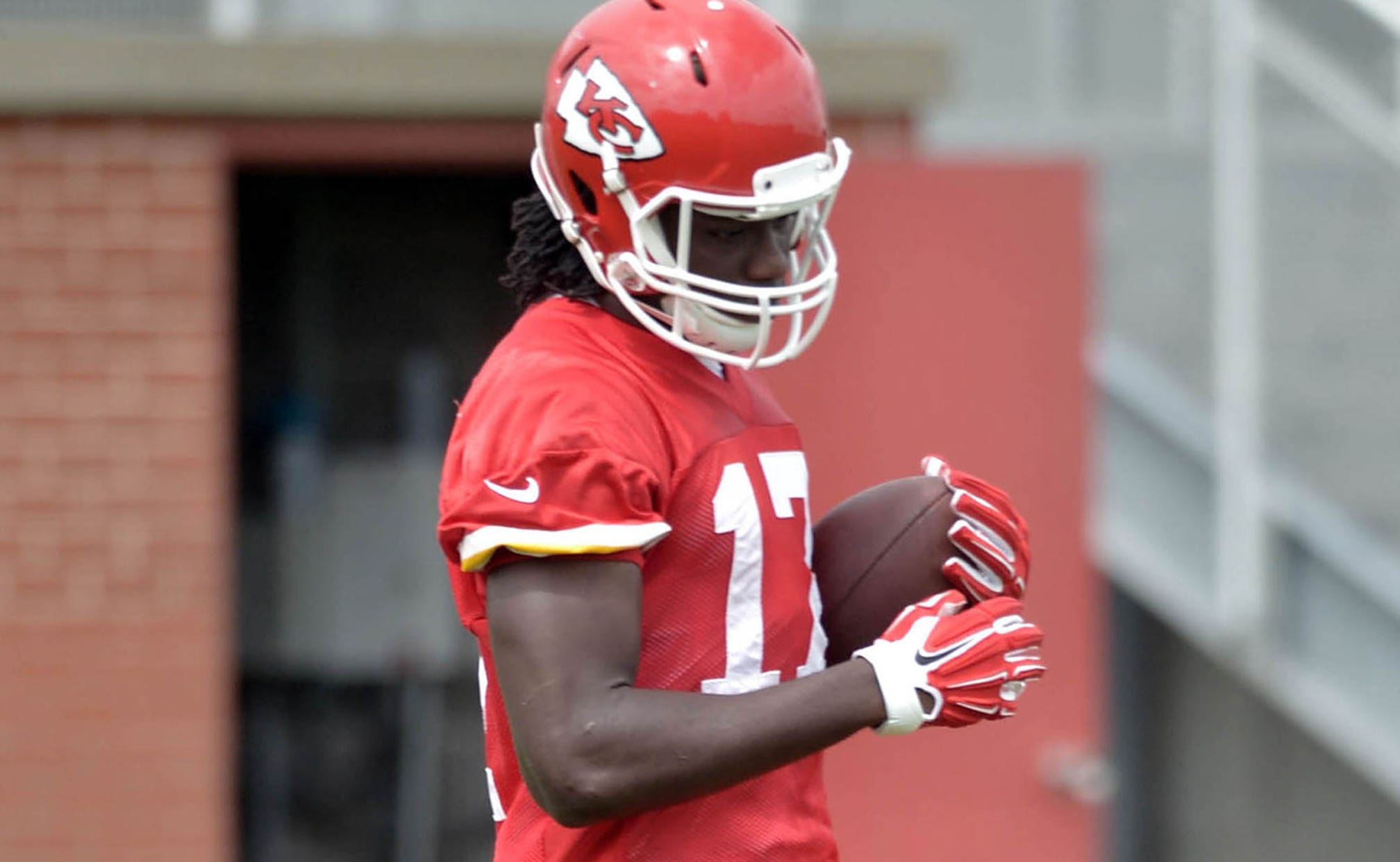 Chiefs push Chris Conley right away in his practice return | FOX Sports