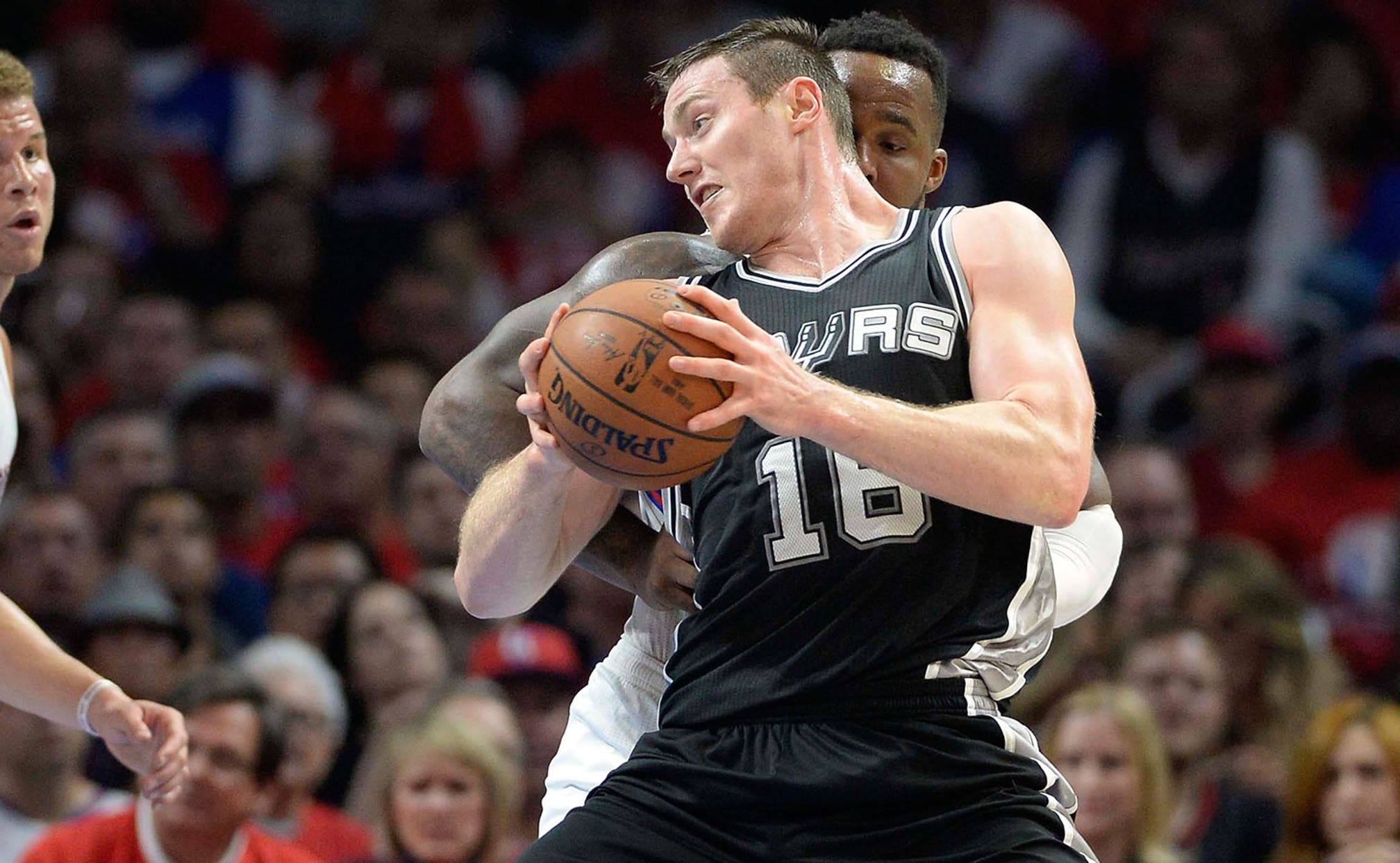 Aron Baynes on why he chose Detroit | FOX Sports