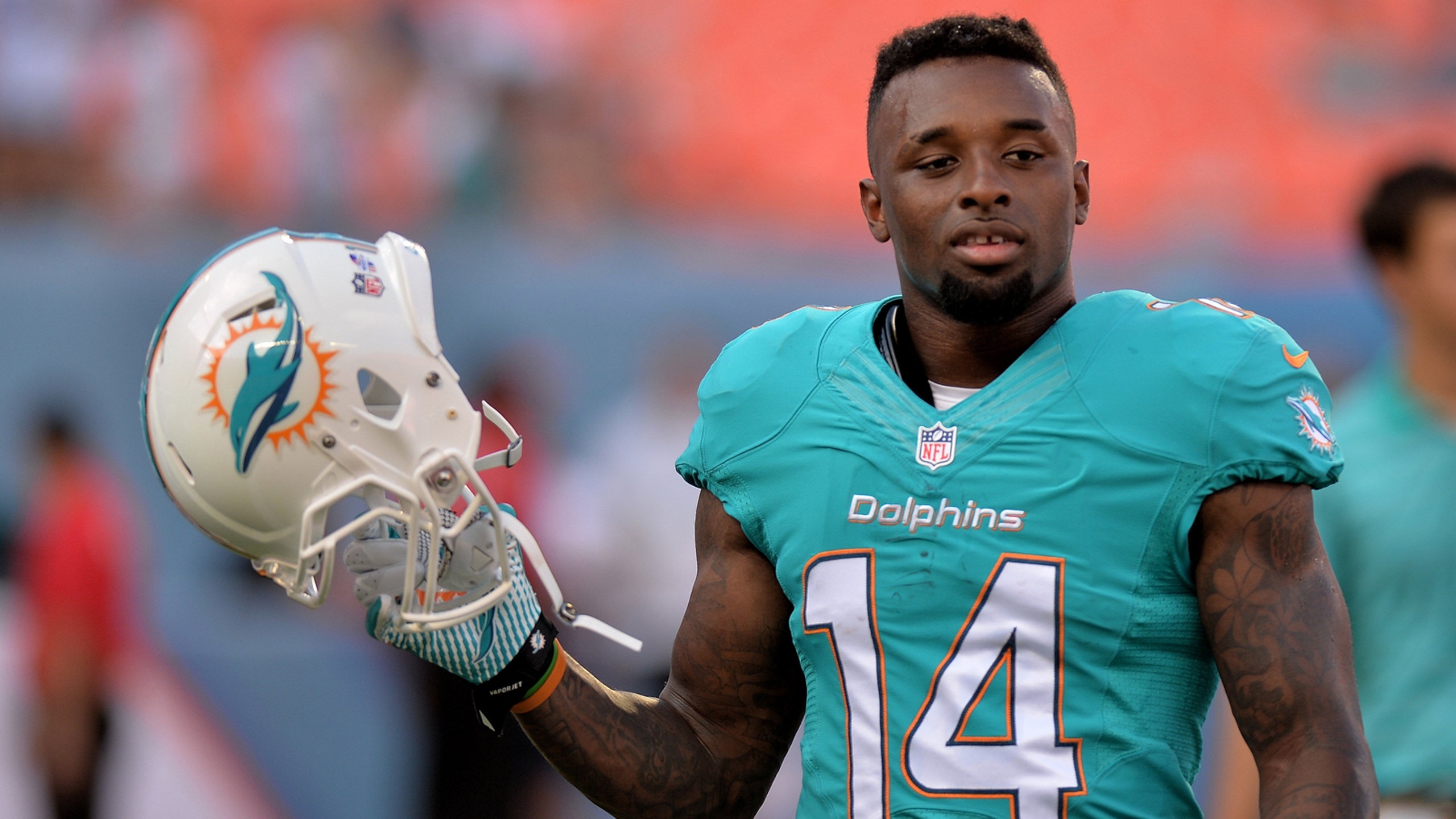 Jarvis Landry becomes first Dolphins player with 100 catches in a ...