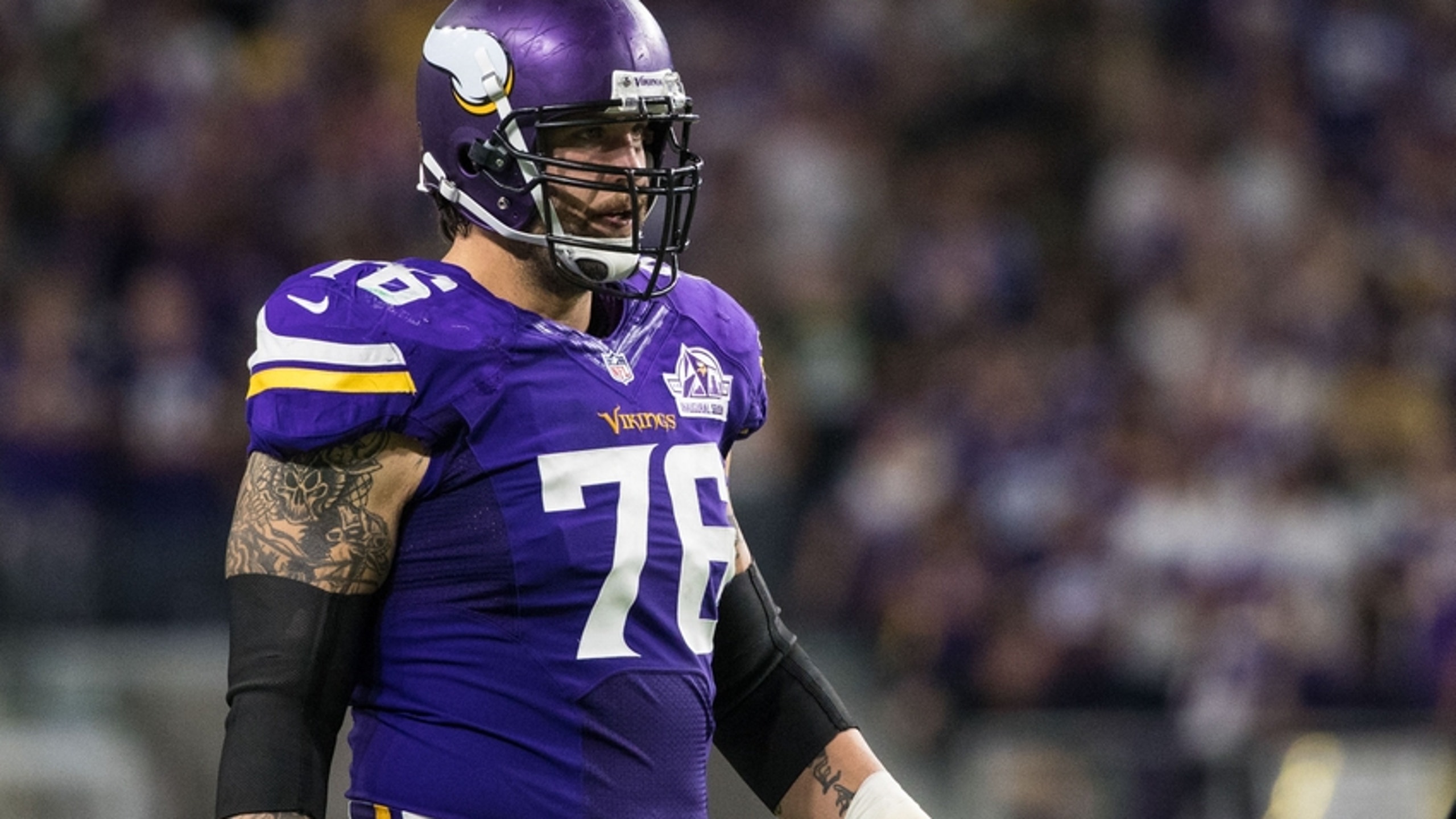 Vikings guard Alex Boone suffers hip injury against Panthers | FOX Sports
