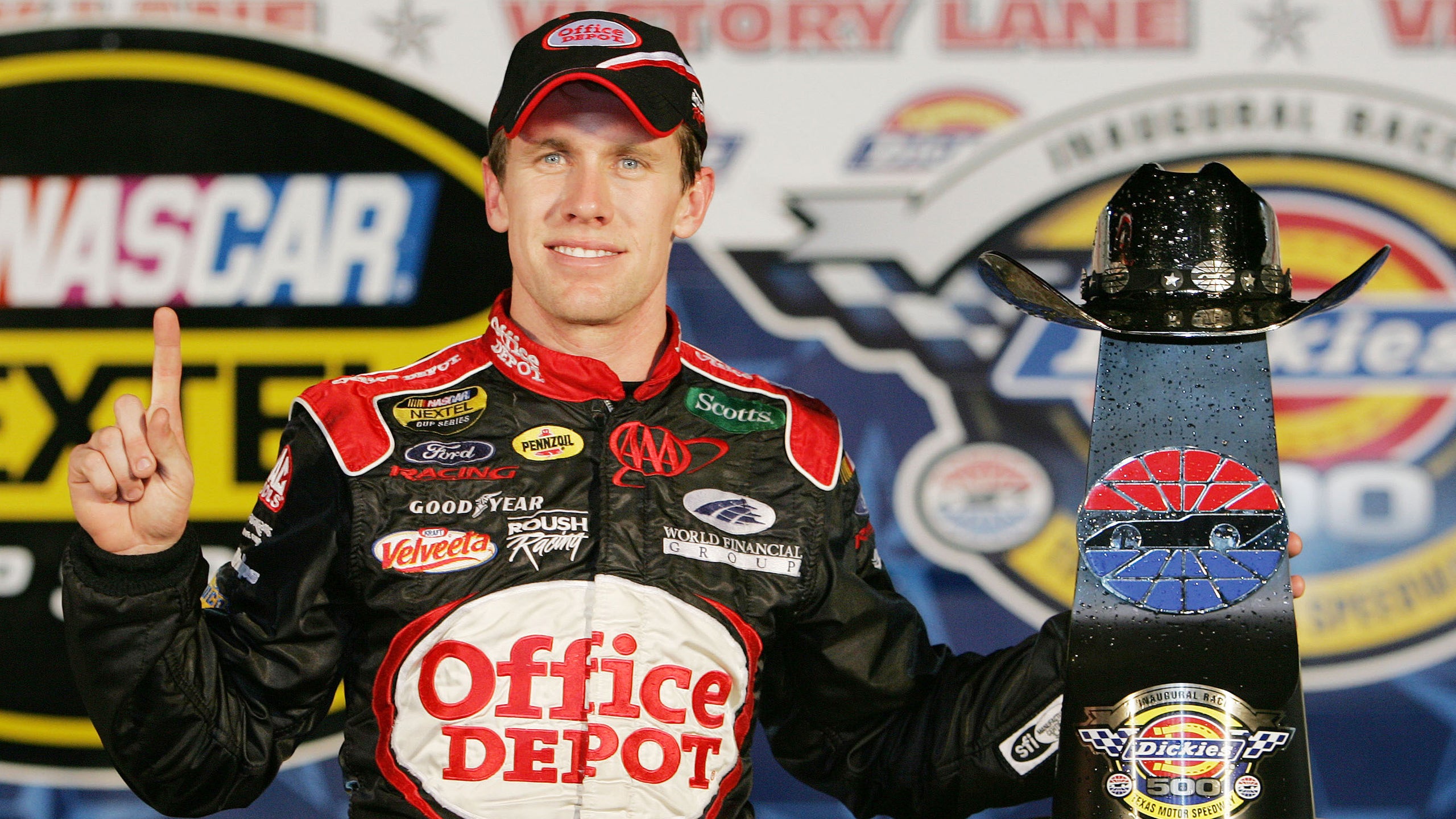Flashback Friday: Carl Edwards wins first fall race at TMS in 2005 ...