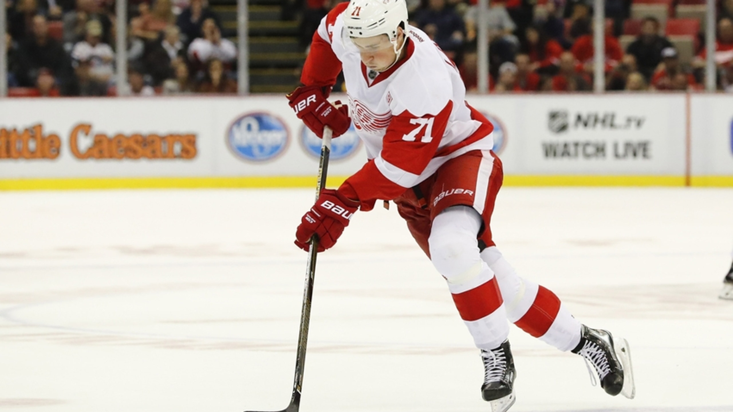 Dylan Larkin races past Hurricanes for breakaway goal (Video) | FOX Sports
