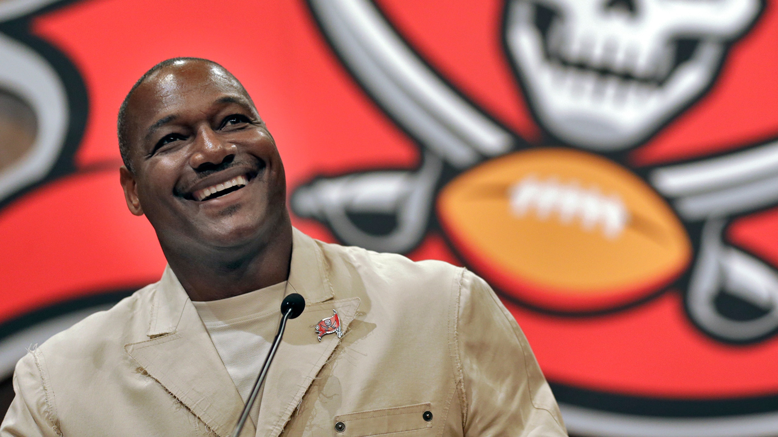 Hall of Fame LB Derrick Brooks hired as appeals officer in NFL | FOX Sports