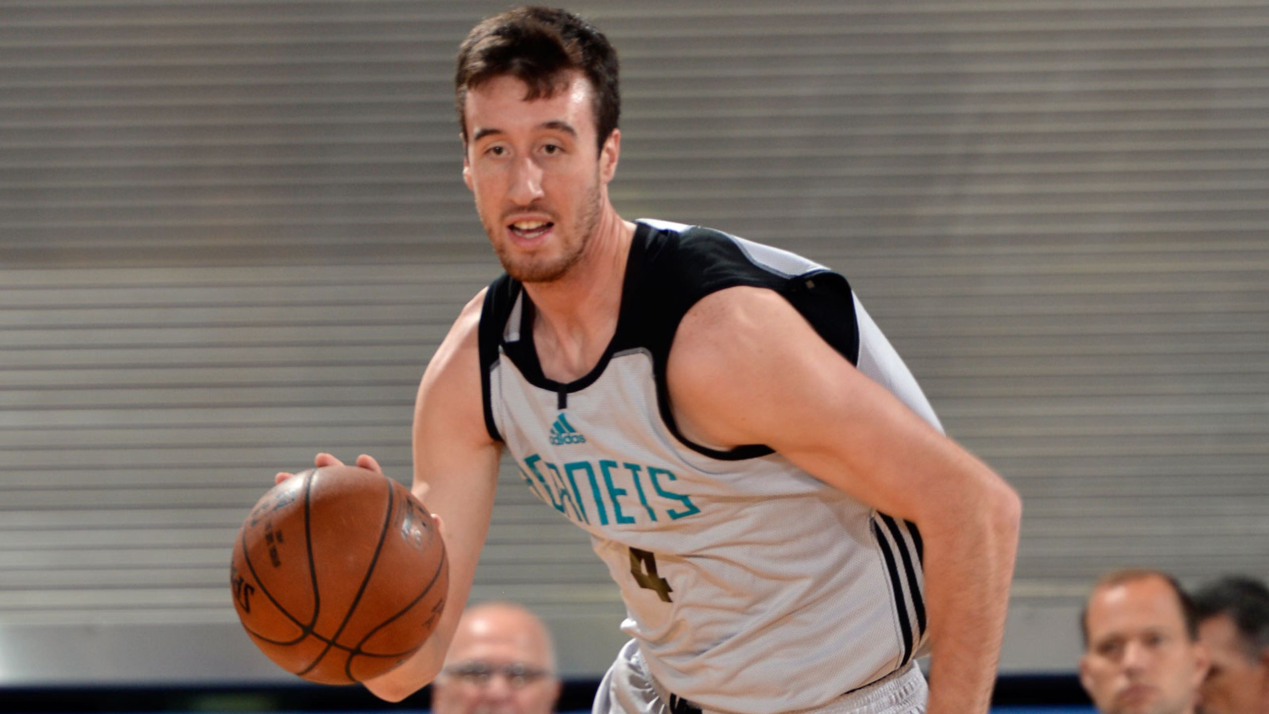 Hornets rookie Frank Kaminsky hikes 3-pointer (VIDEO) | FOX Sports