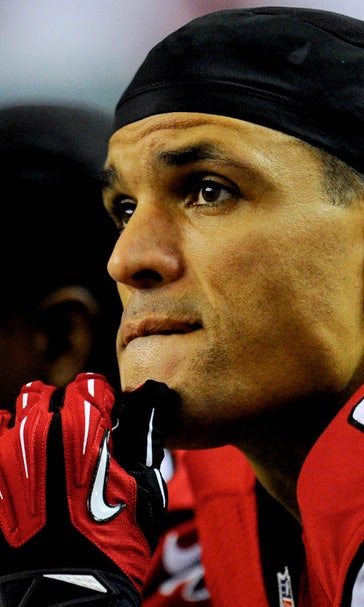 Former NFL star Tony Gonzalez: NBA players 'can't handle the ...