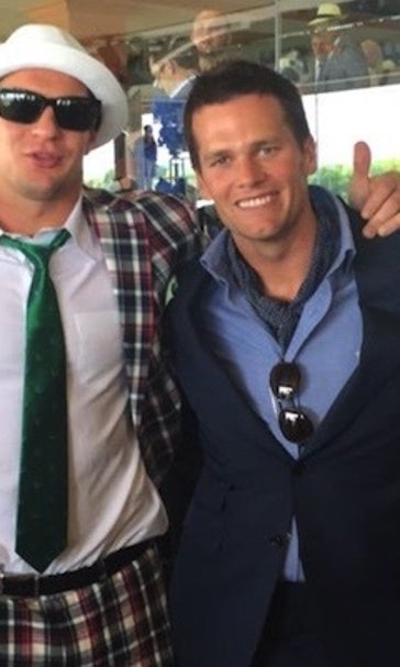 Rob Gronkowski wears awesome suit to Kentucky Derby | FOX Sports