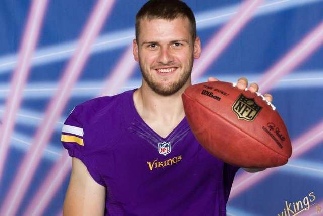 Vikings rookies get yearbook-style headshots with laser backgrounds you ...