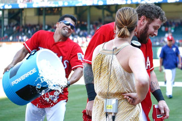 Reporter gets drenched after Hamilton's walk-off | FOX Sports