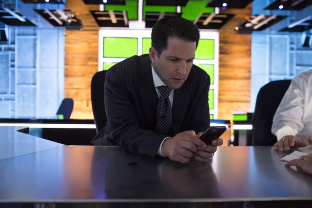 Adam Schefter signs extension with ESPN, receives NBA role | FOX Sports