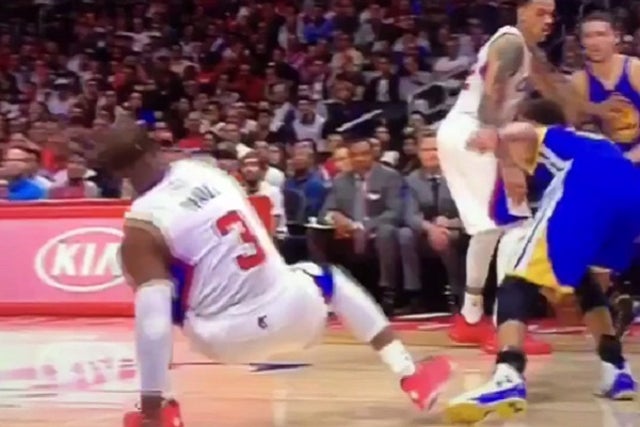 Steph Curry drops Chris Paul with crossover | FOX Sports