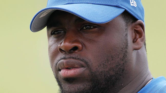 Colts release OL Donald Thomas among early cuts | FOX Sports