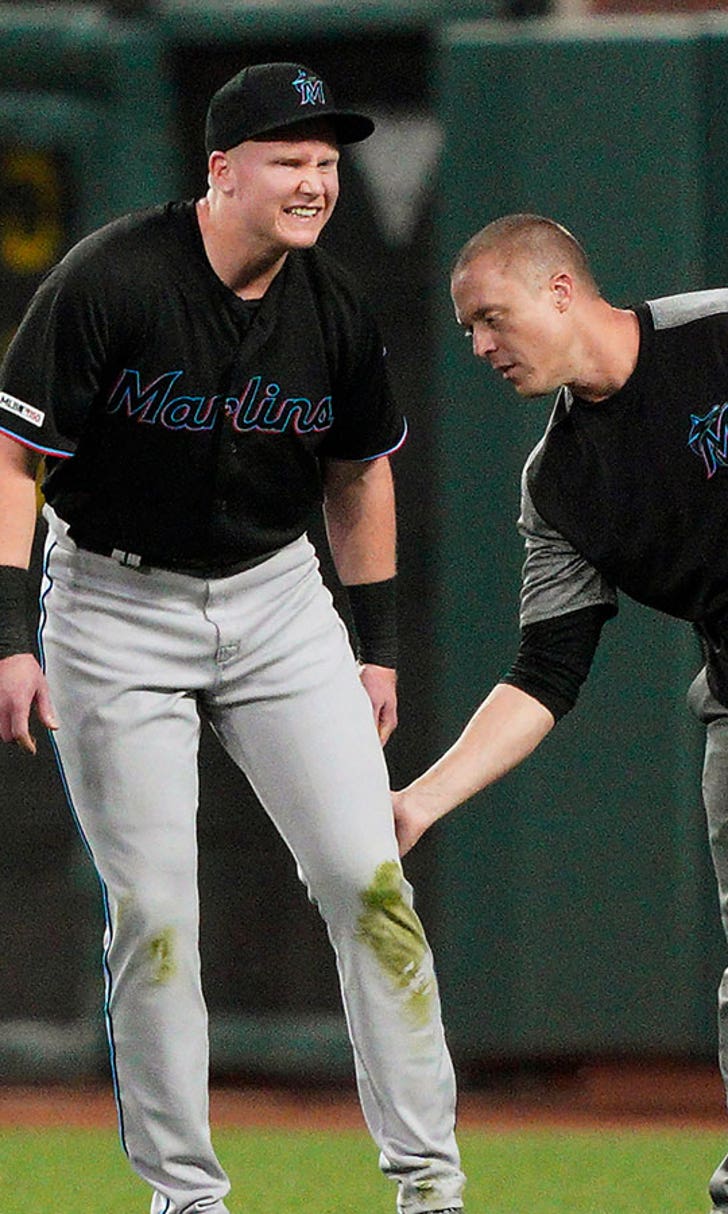 Garrett Cooper suffers left knee contusion against Giants | FOX Sports