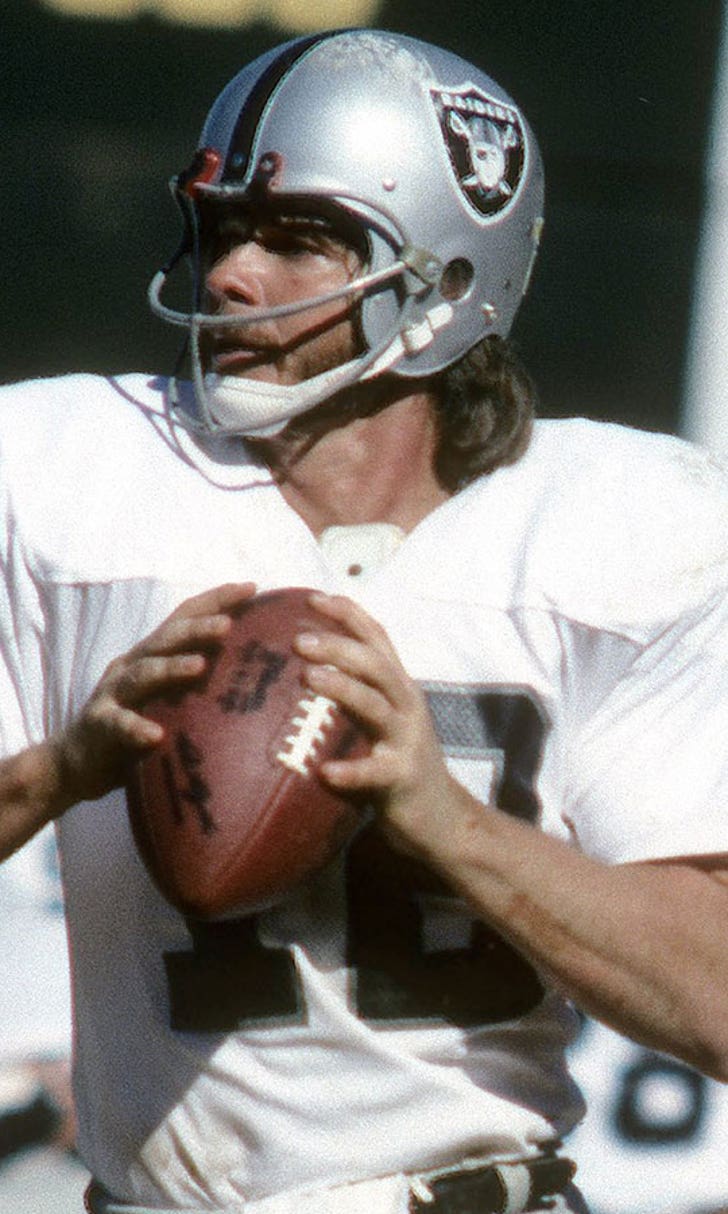 'A perfect quarterback': Raiders legend Ken Stabler dies at age 69 ...