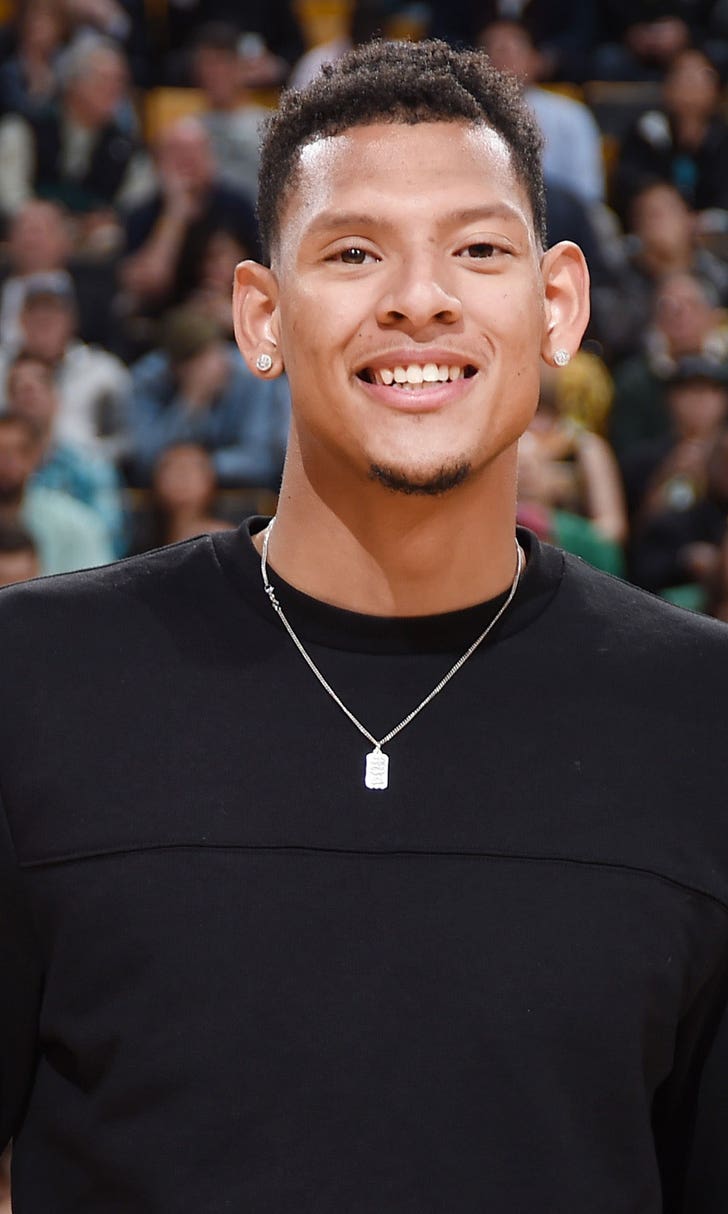 Isaiah Austin returns to basketball, signs contract with Red Star ...