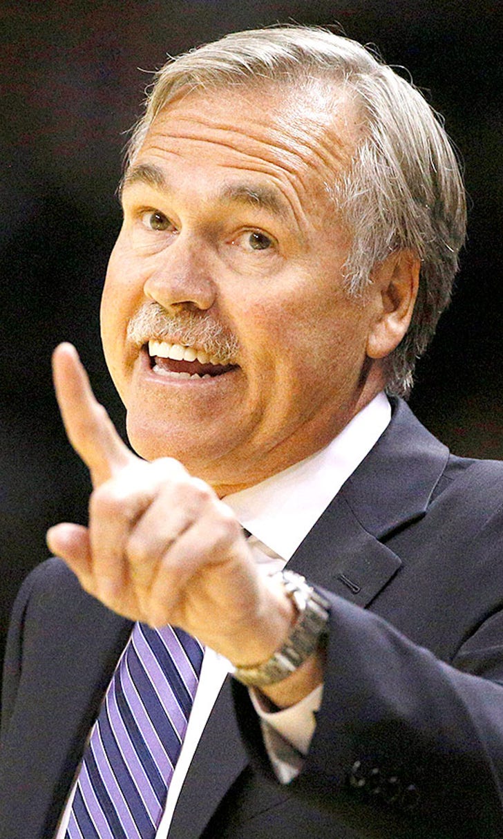 'Brow unleashed: Former Suns coach Mike D'Antoni attends Pelicans camp ...