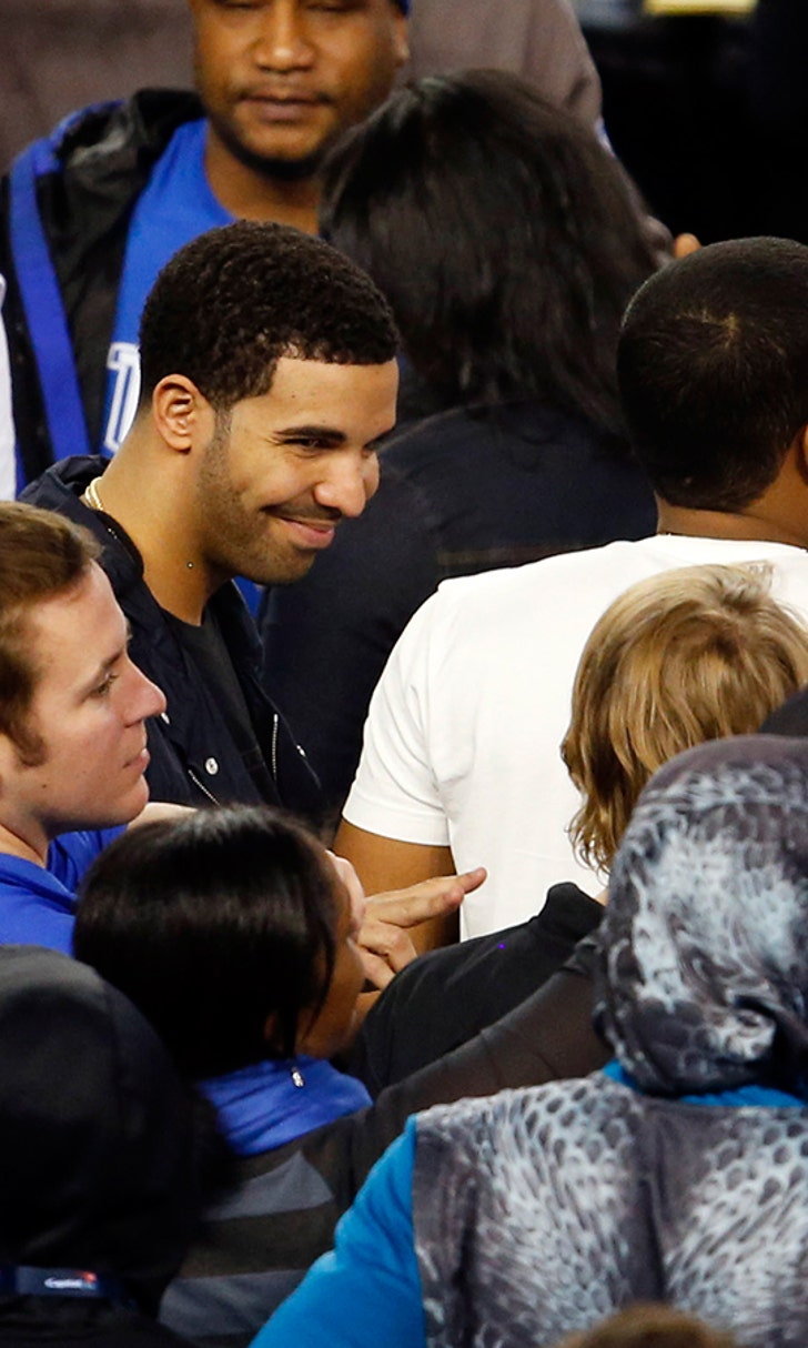 Drake congratulates Kentucky in locker room after thrilling win | FOX ...