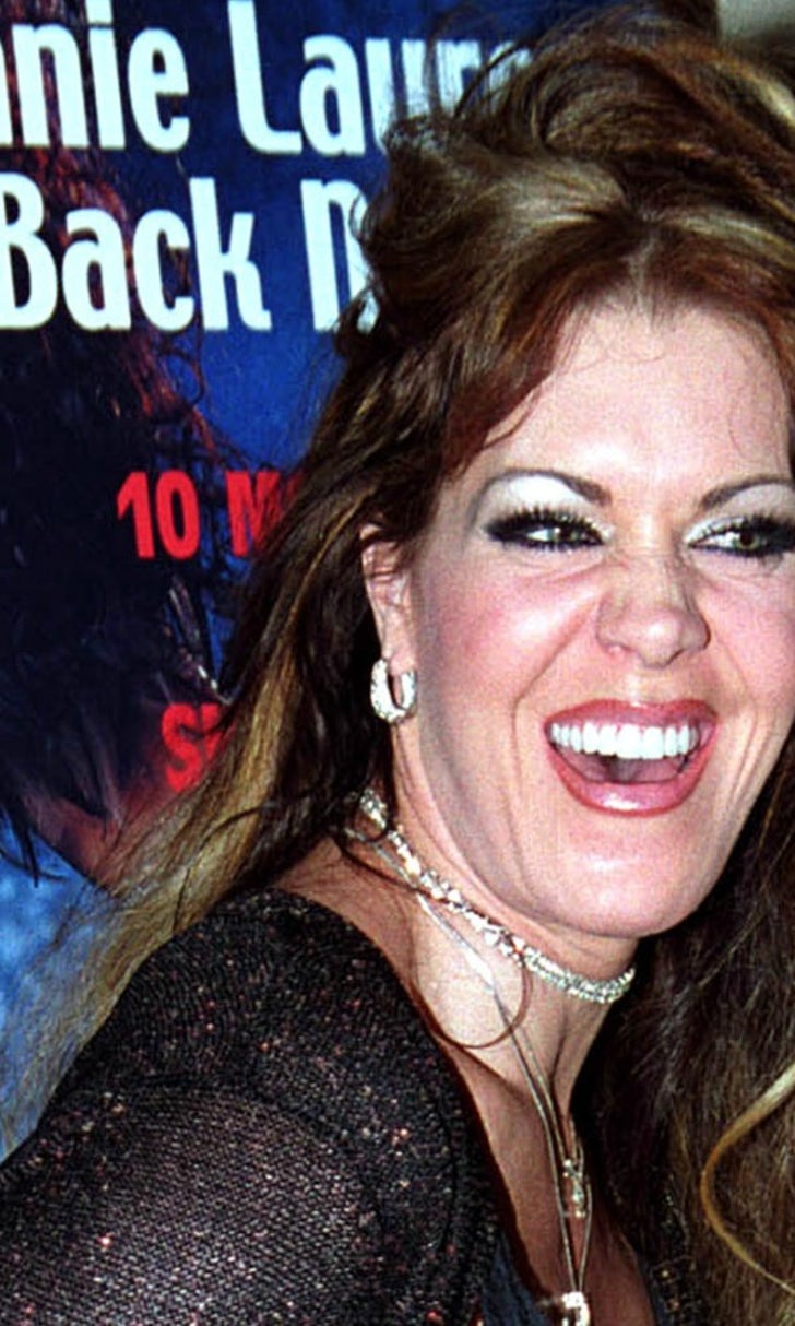 Female WWE stars pay tribute to Chyna, 'a true pioneer' | FOX Sports