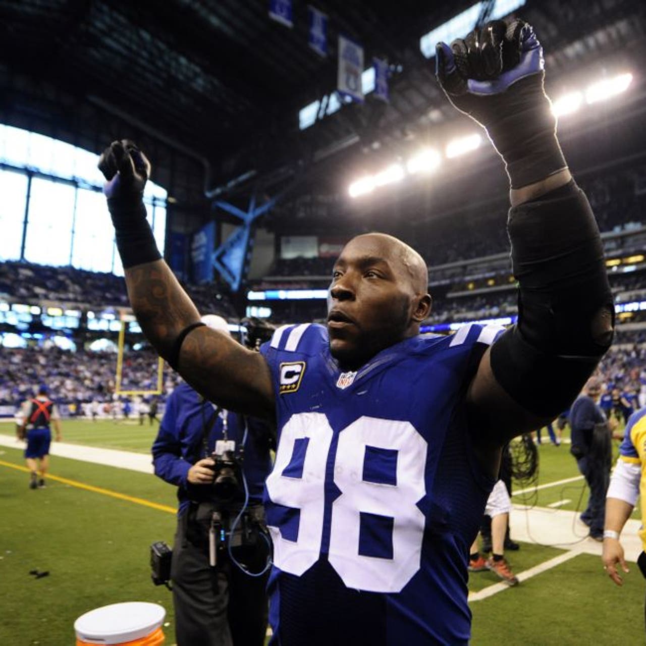 robert mathis sacks