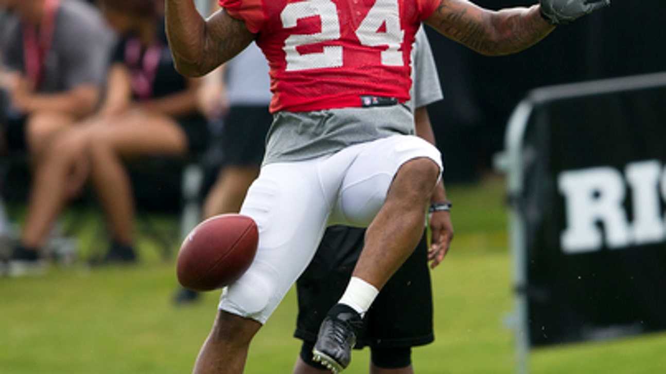 devonta freeman falcons contract