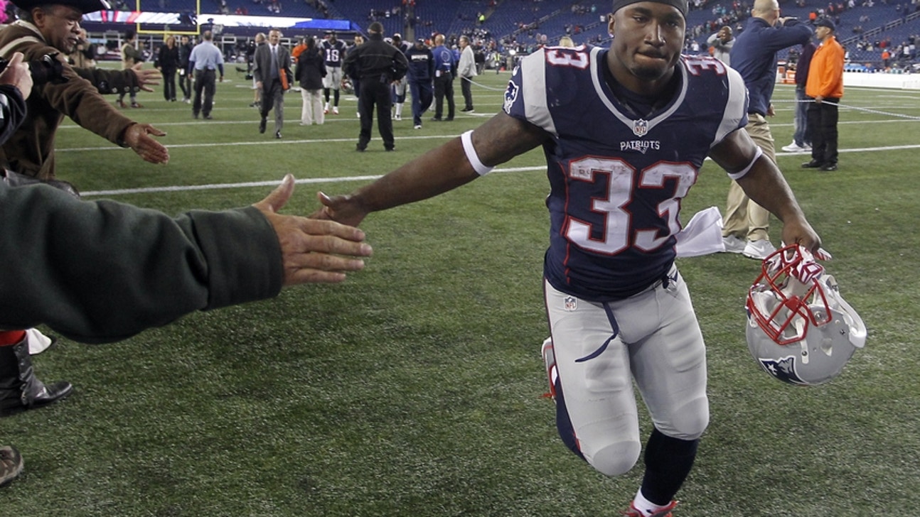 Dion Lewis puts Patriots on the board with dump-off TD (Video) | FOX Sports