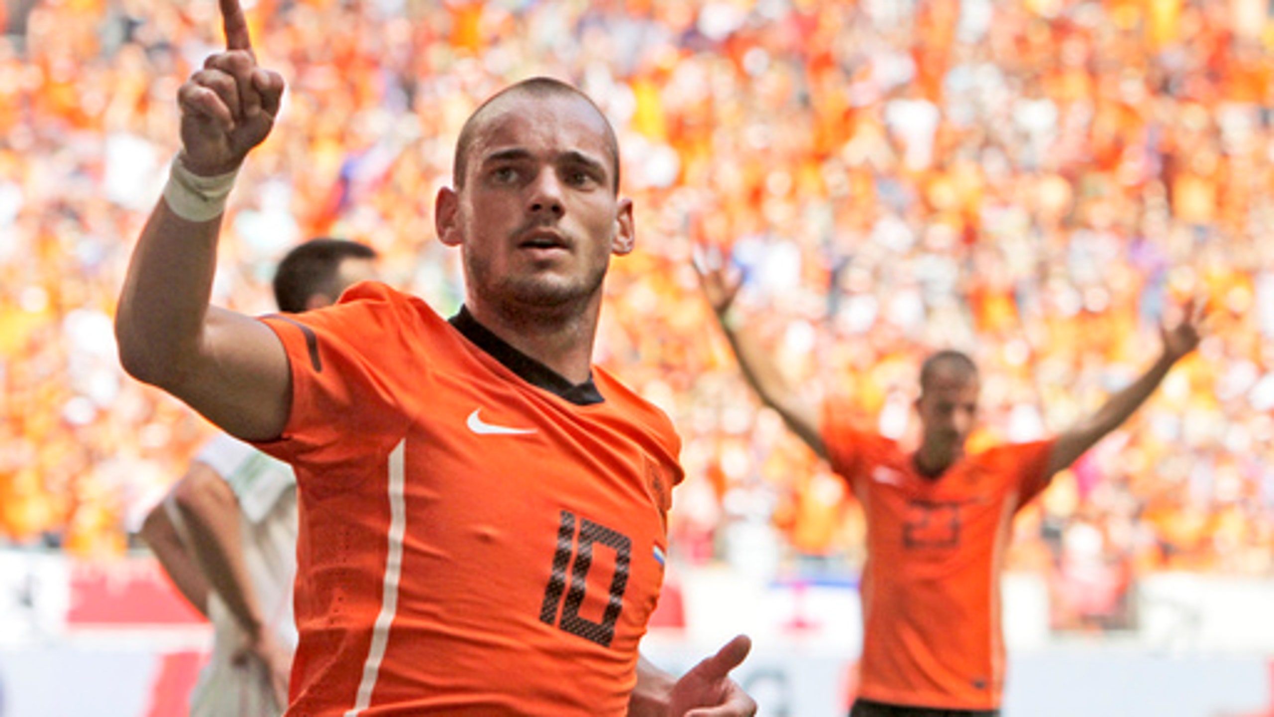 Dutch midfielder Sneijder retires from international soccer | FOX Sports Dutch midfielder Sneijder retires from international soccer | FOX Sports
