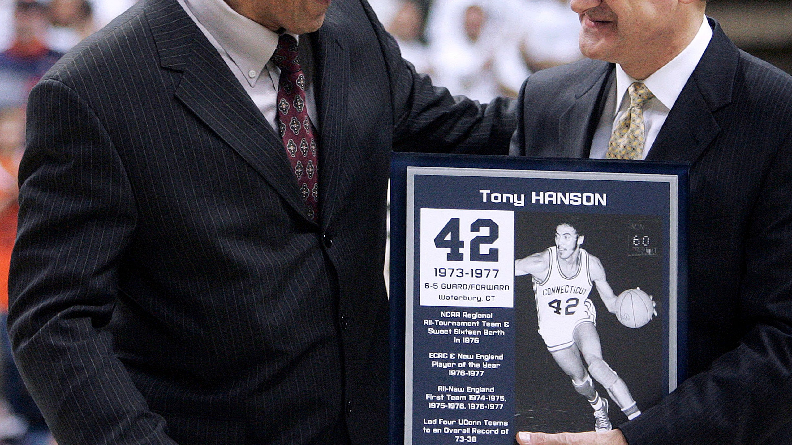 Former UConn basketball star Tony Hanson dead at 63 | FOX Sports