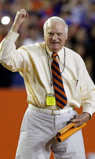 Florida's most famous cheerleader, Mr. Two Bits, dies at 97 | FOX Sports