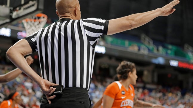 Basketball refs using clock technology to get it right | FOX Sports
