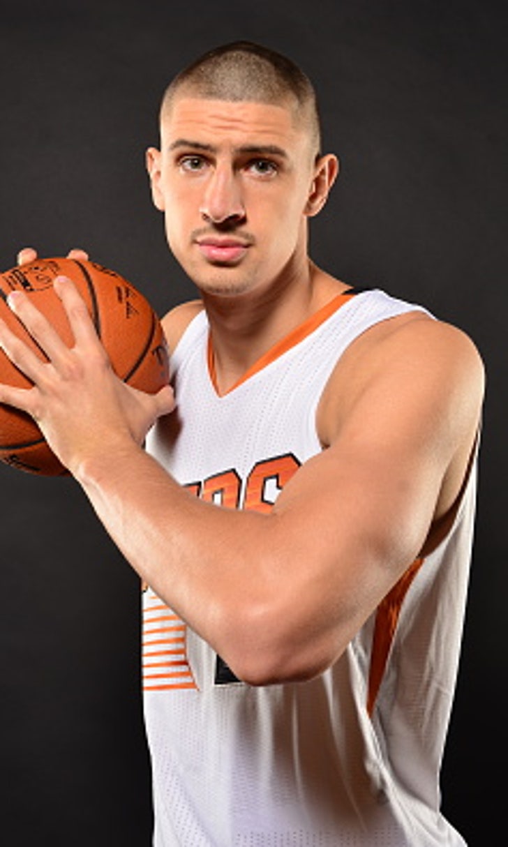 Alex Len works with football shooter to improve his hands | FOX Sports