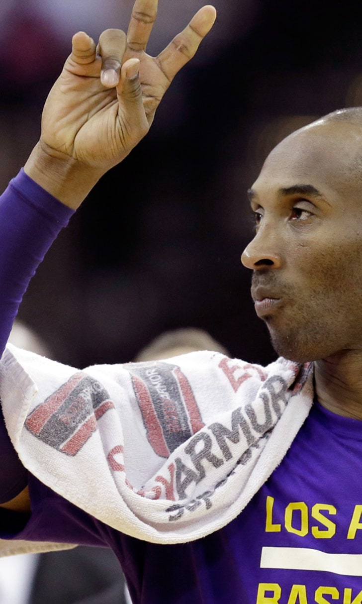 Kobe takes a selfie with fan in Boston before game vs. Celtics | FOX Sports