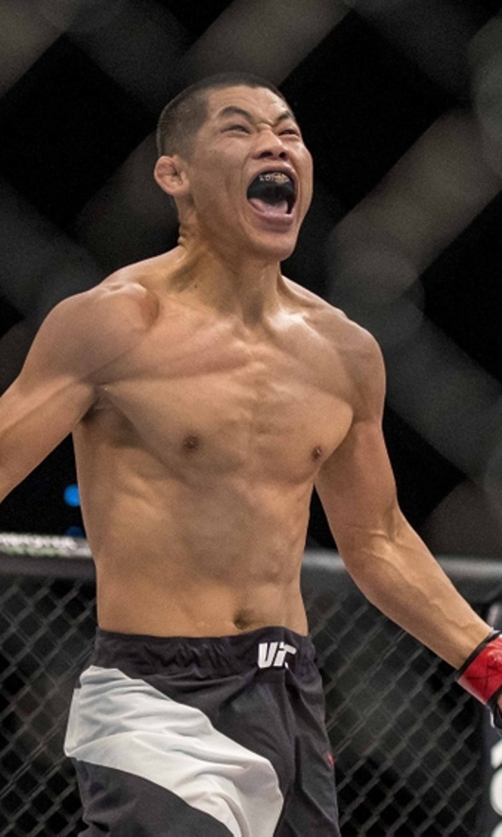 UFC Denver: Li Jingliang KO's Bobby Nash | FOX Sports