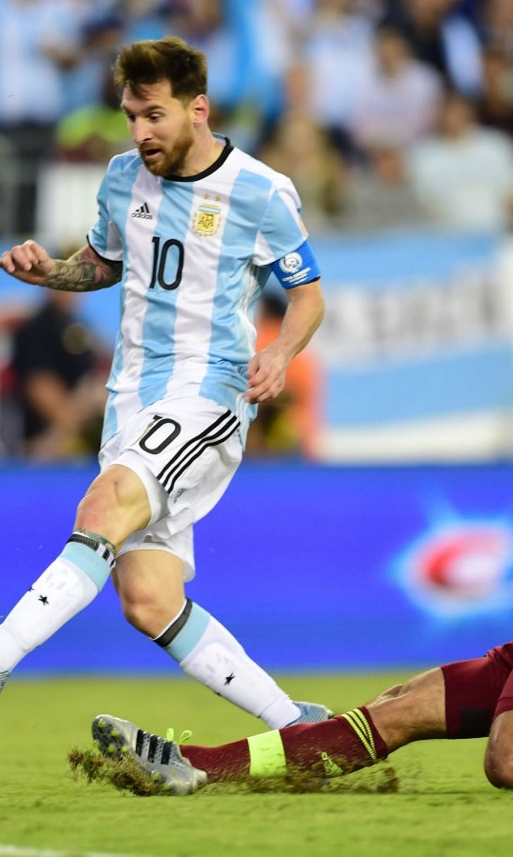 Watch Lionel Messi tie Argentina's all-time goalscoring record | FOX Sports