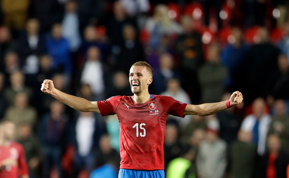 Czech midfielder Tomas Soucek moves to West Ham from Slavia | FOX Sports