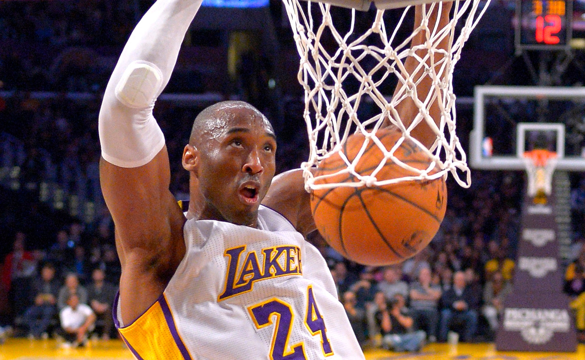 A look at some of Kobe Bryant's career highlights | FOX Sports
