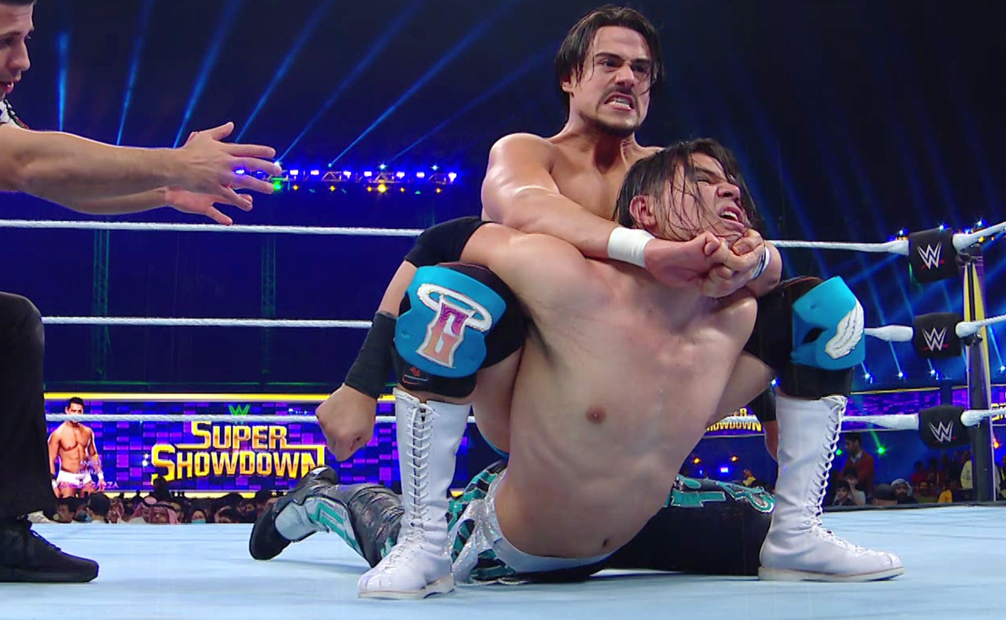 Angel Garza def. Humberto Carrillo | FOX Sports