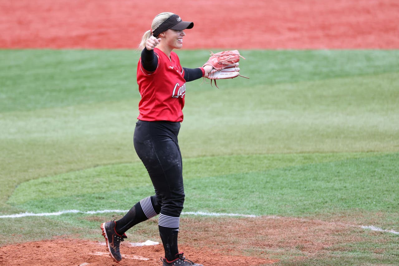 Softball star Danielle Lawrie reveals what winning an Olympic medal ...