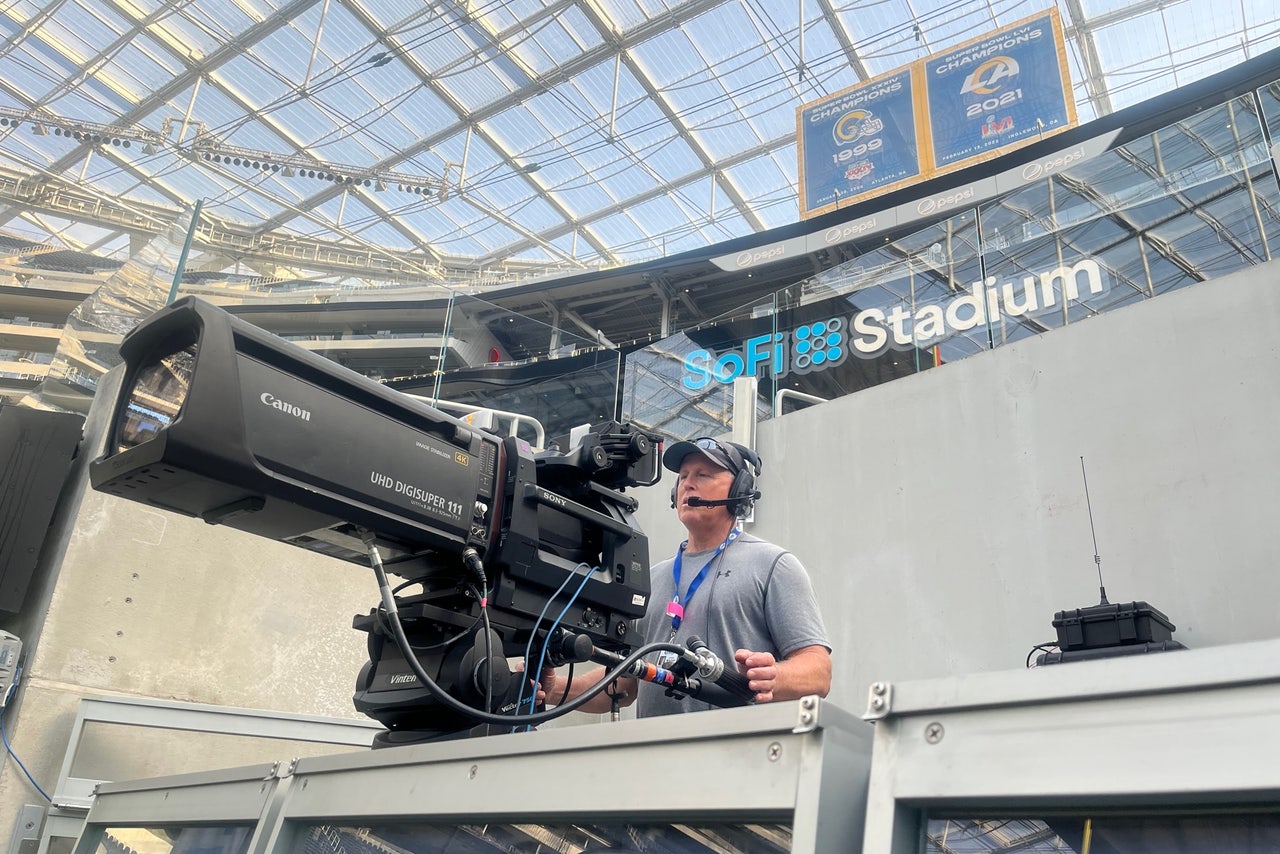 Behind the Scenes with FOX NFL Crew: Truckin' through L.A. | FOX Sports