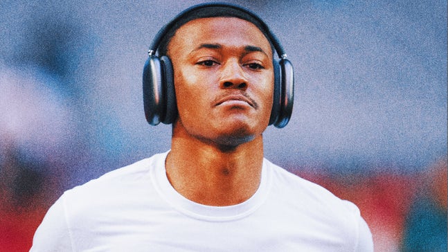 Eagles WR DeVonta Smith talks sleep habits, eating McDonald's for ...