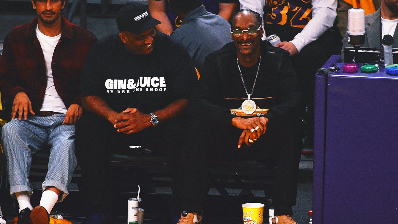 Snoop Dogg becomes lead sponsor of 'Snoop Dogg Arizona Bowl' | FOX Sports