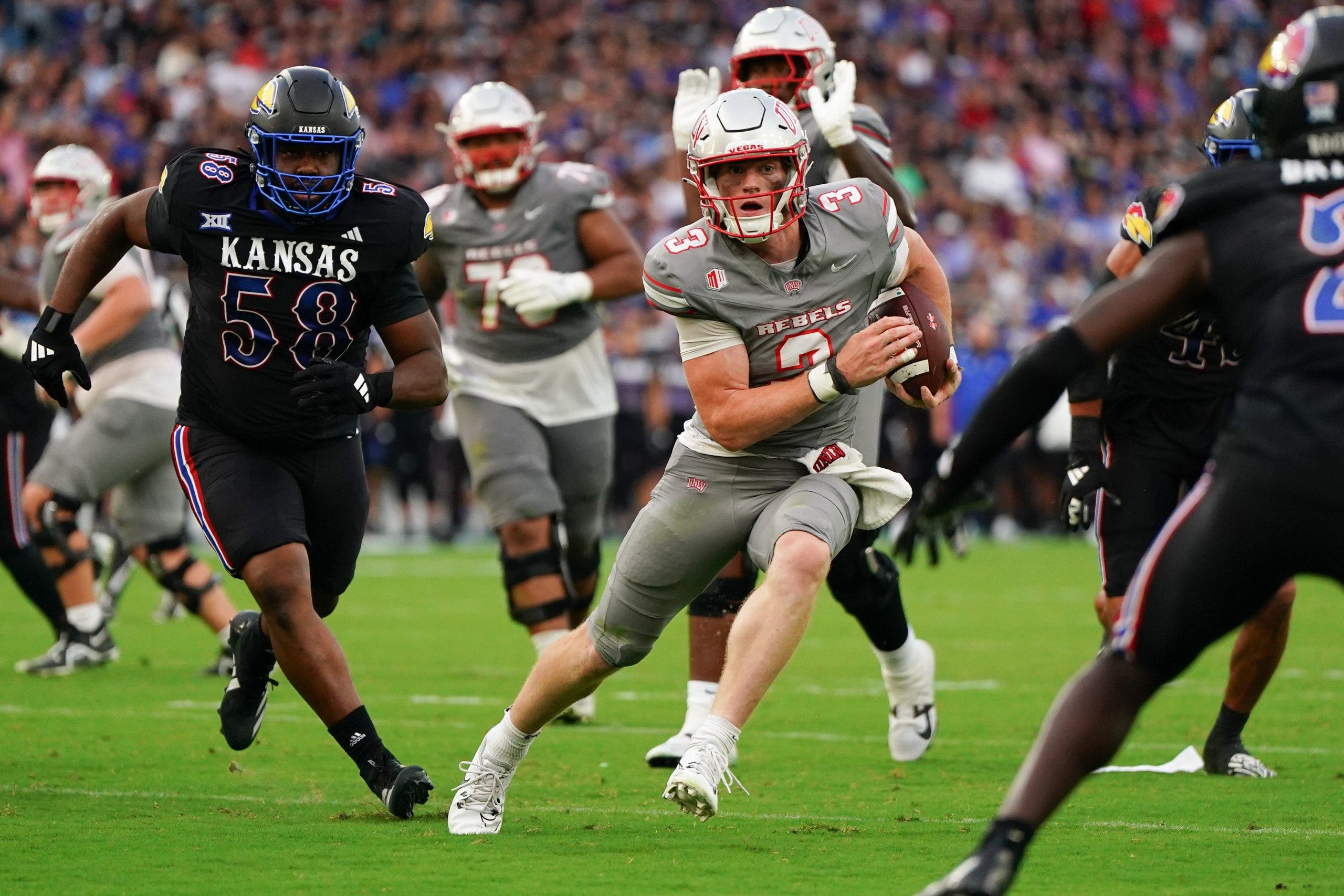 Why is UNLV QB's decision to redshirt a big deal? Here's what you need ...