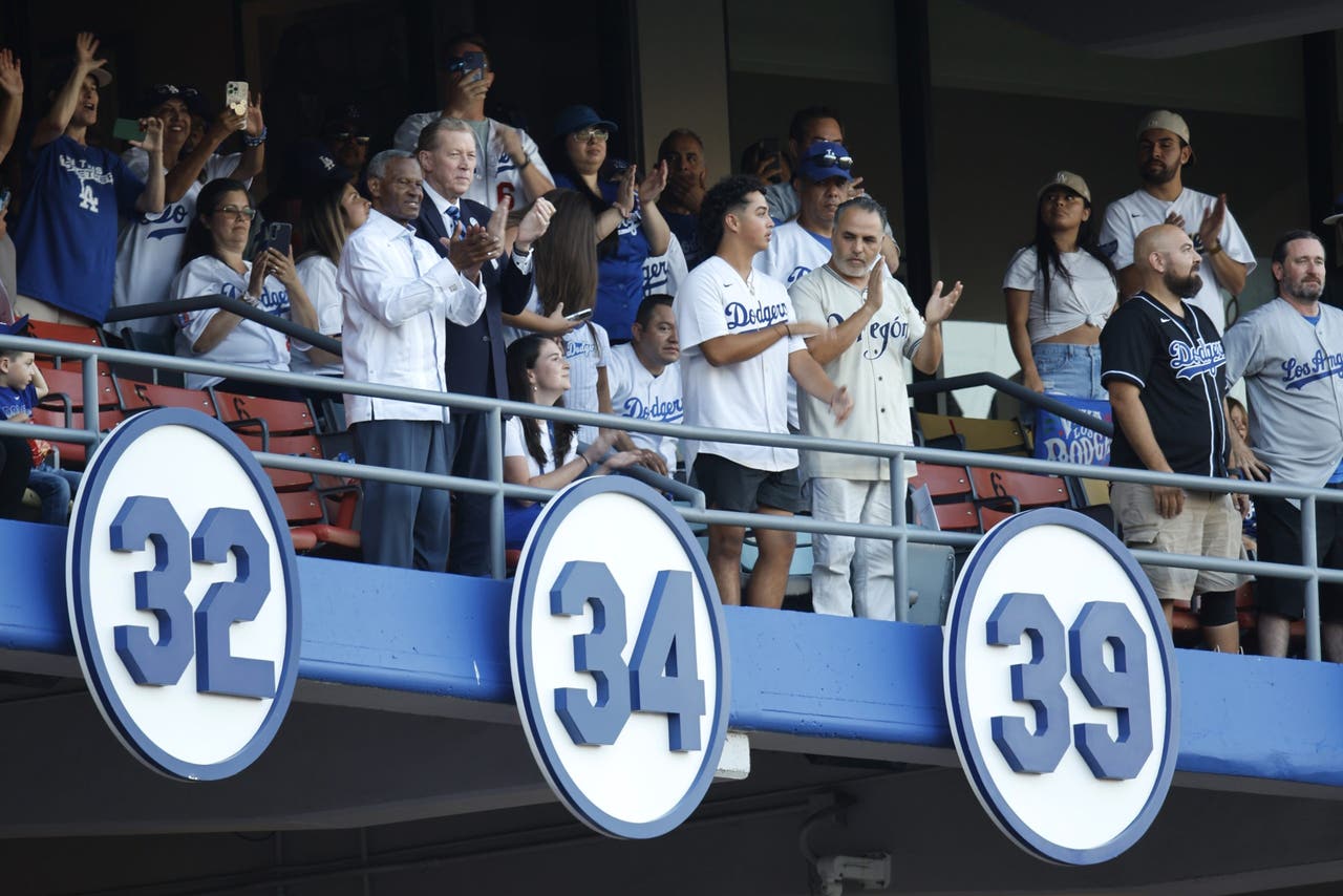 'Fernandomania' and beyond: Remembering Fernando Valenzuela's best moments | FOX Sports