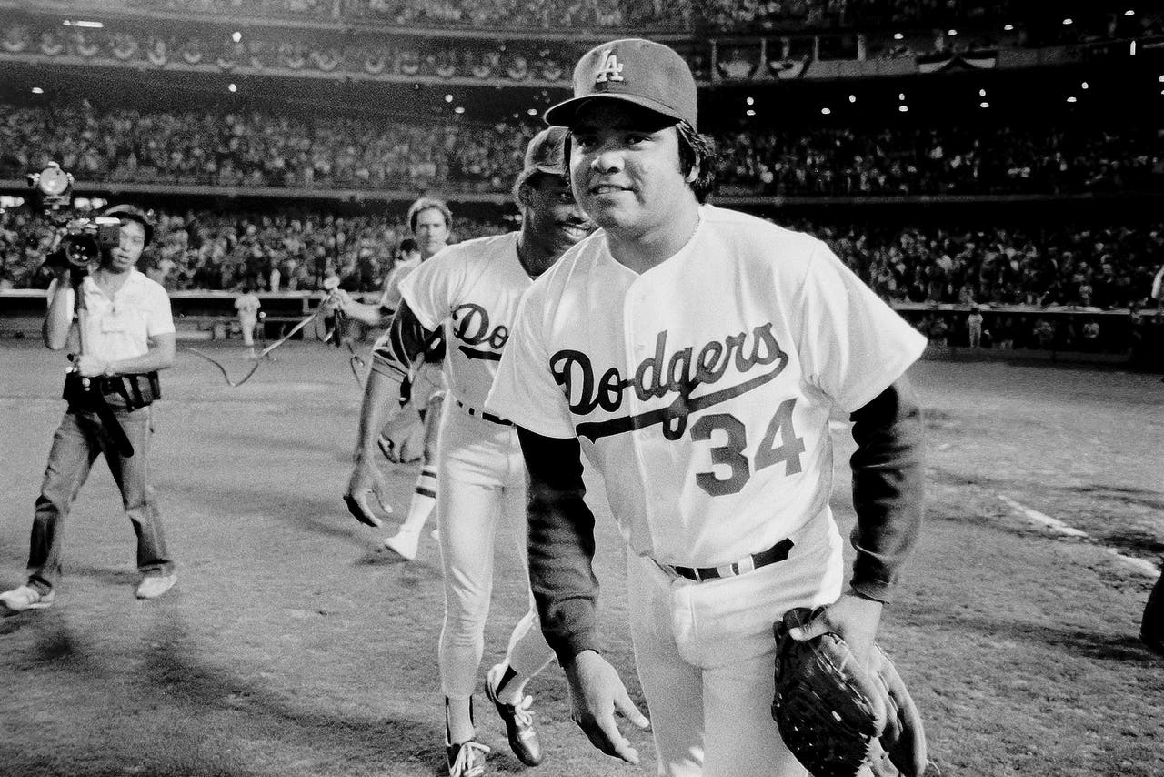 'Fernandomania' and beyond: Remembering Fernando Valenzuela's best moments | FOX Sports