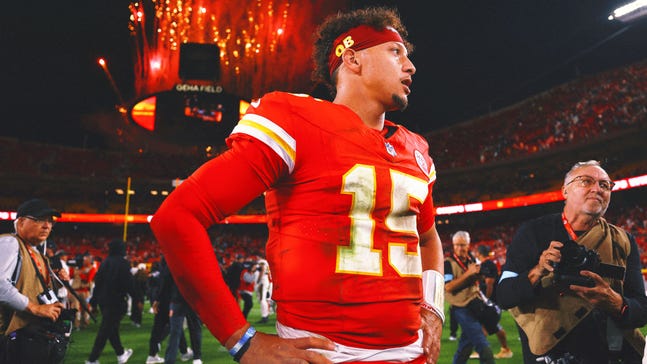 Patrick Mahomes leads Chiefs past Saints 26-13 as Derek Carr gets hurt ... Patrick Mahomes leads Chiefs past Saints 26-13 as Derek Carr gets hurt ...