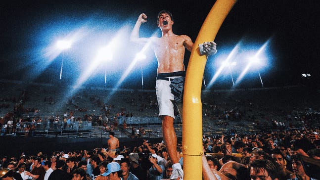 Down goes the goal posts! Vanderbilt fans celebrate win over Alabama in ...