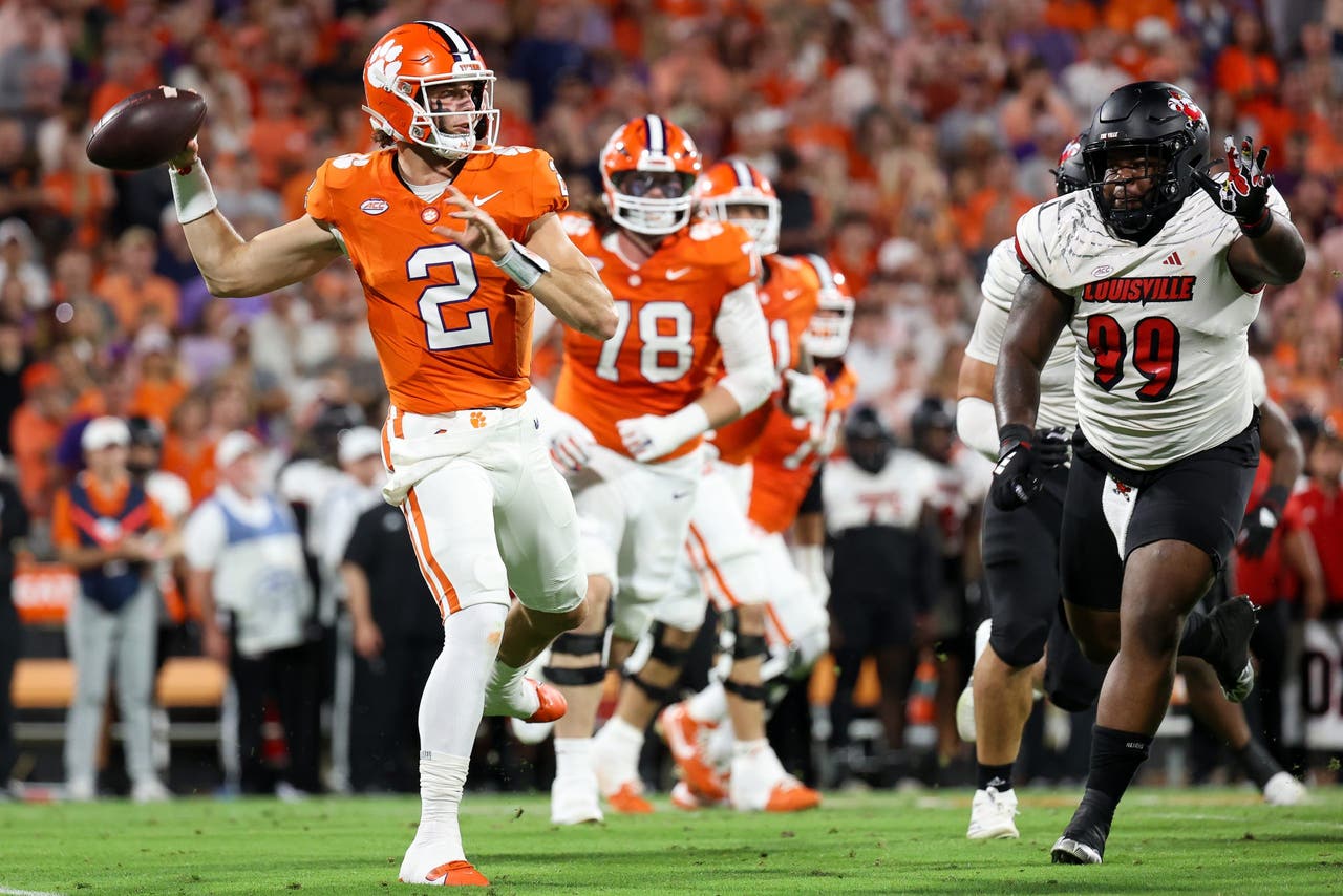 College Football Playoff Predictions: Which Team has the Clearest Path ...