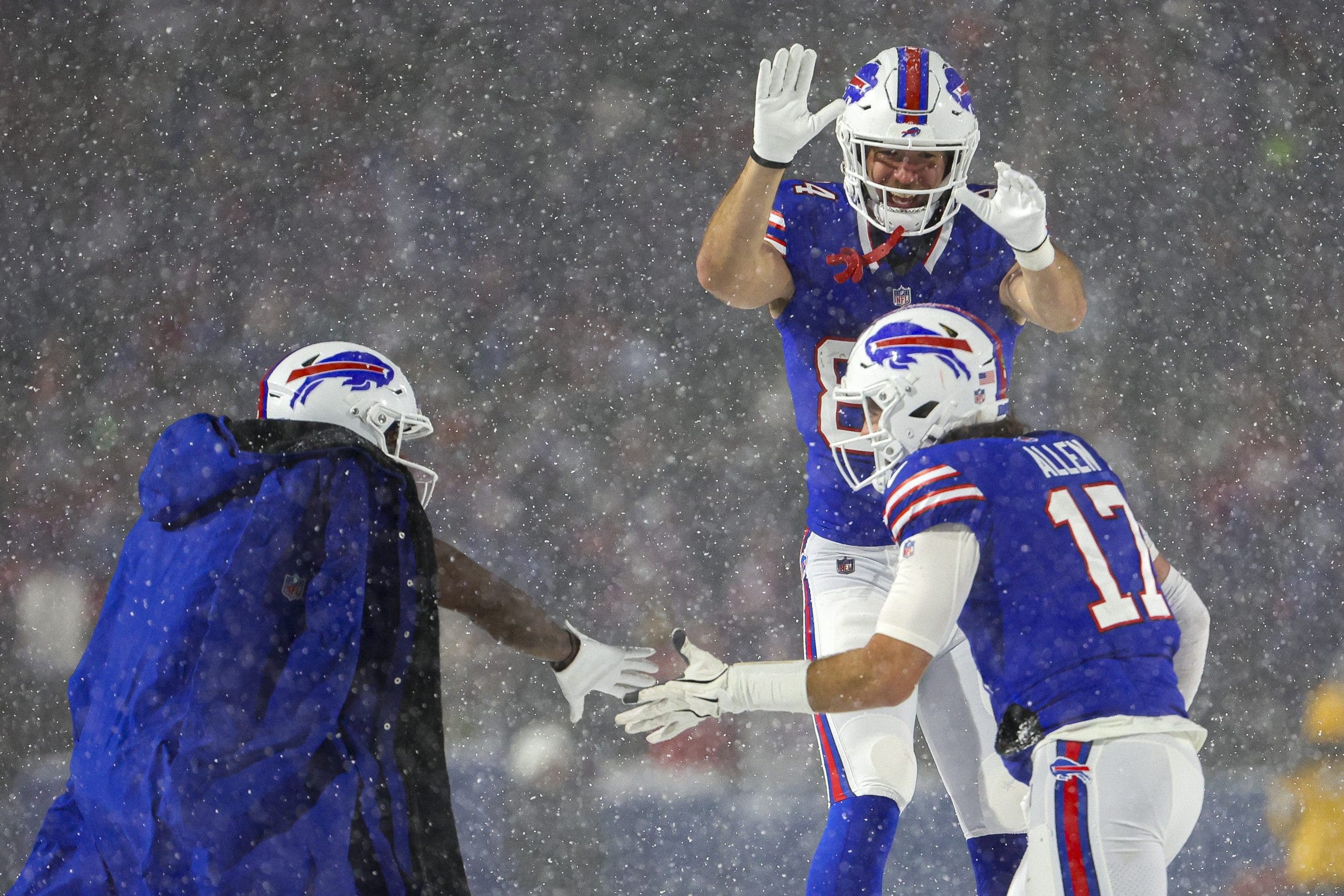 Bills vs. 49ers: Video and images from the snow game in Buffalo | FOX ...